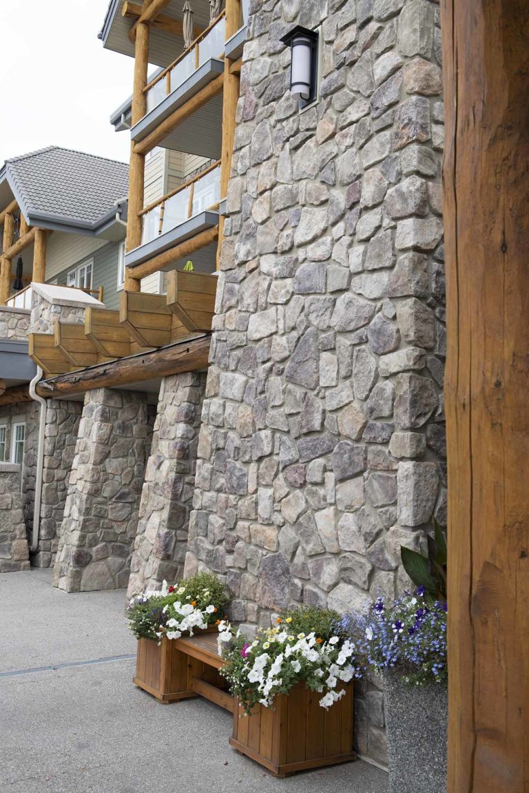 Dressed Fieldstone from Cultured Stone® | CSI ENG