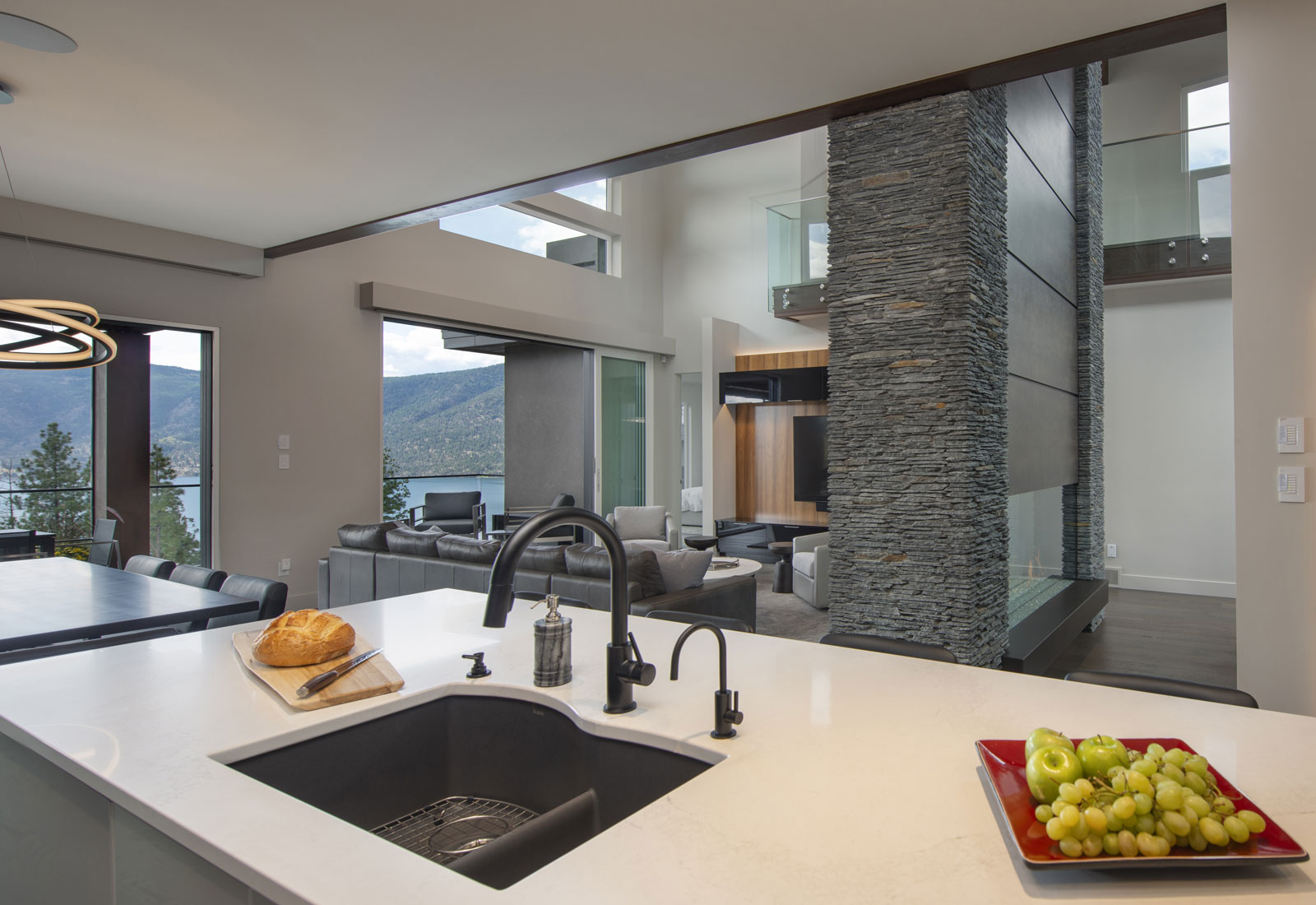 Kitchens & Dining Rooms - CSI - Canadian Stone Industries ENG