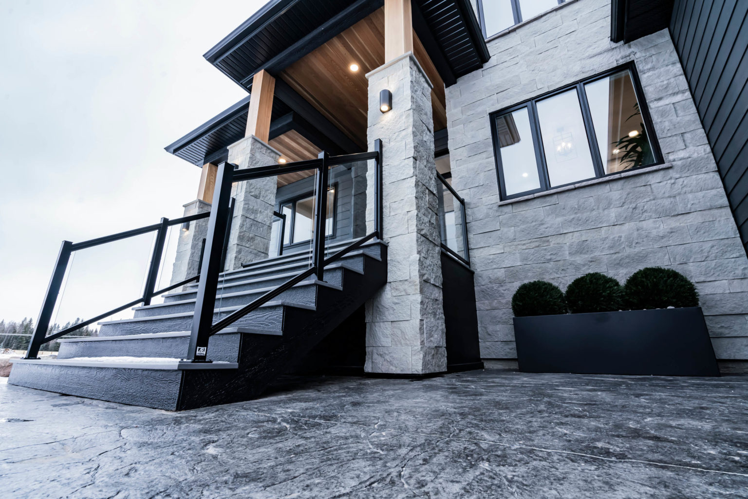 Hewn Stone™ from Cultured Stone® | CSI ENG