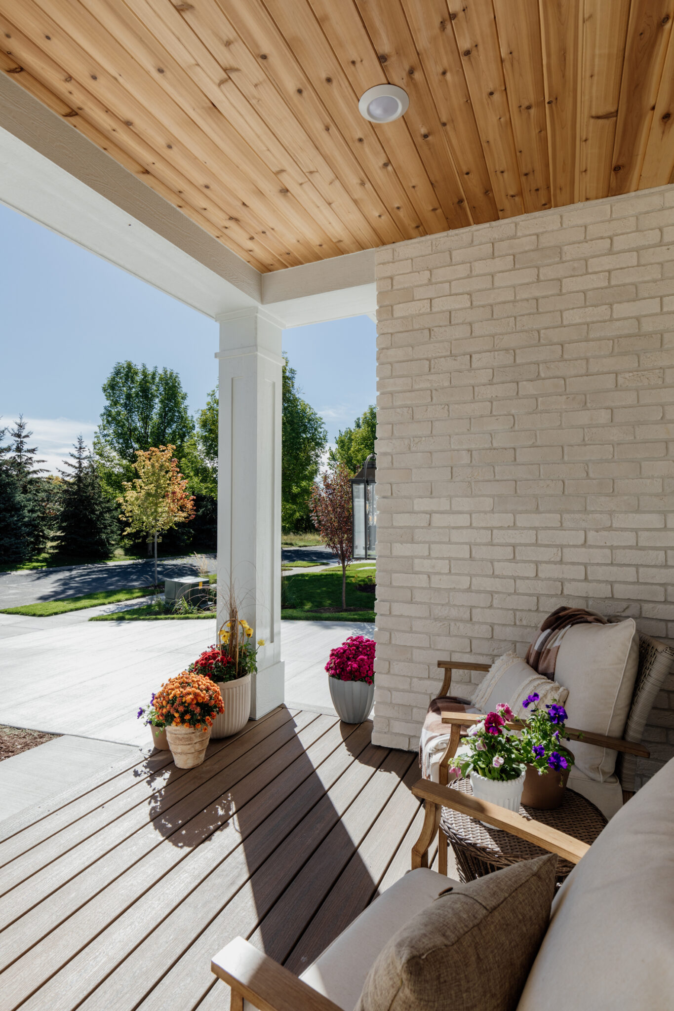 Cozy Up with Stone Veneer This Fall | CSI CA-EN